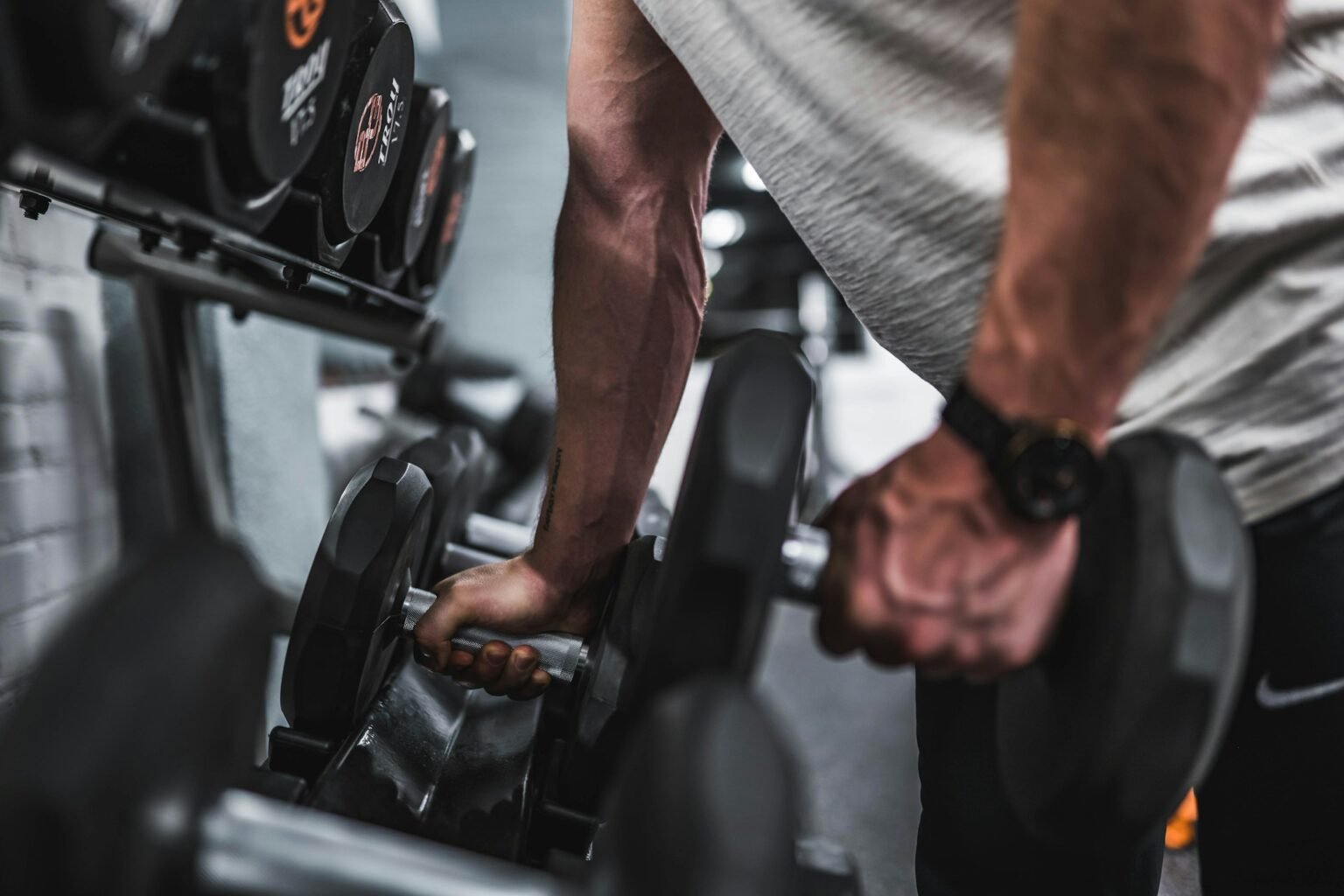 How Sets and Reps Work: 5 Essential Tips
